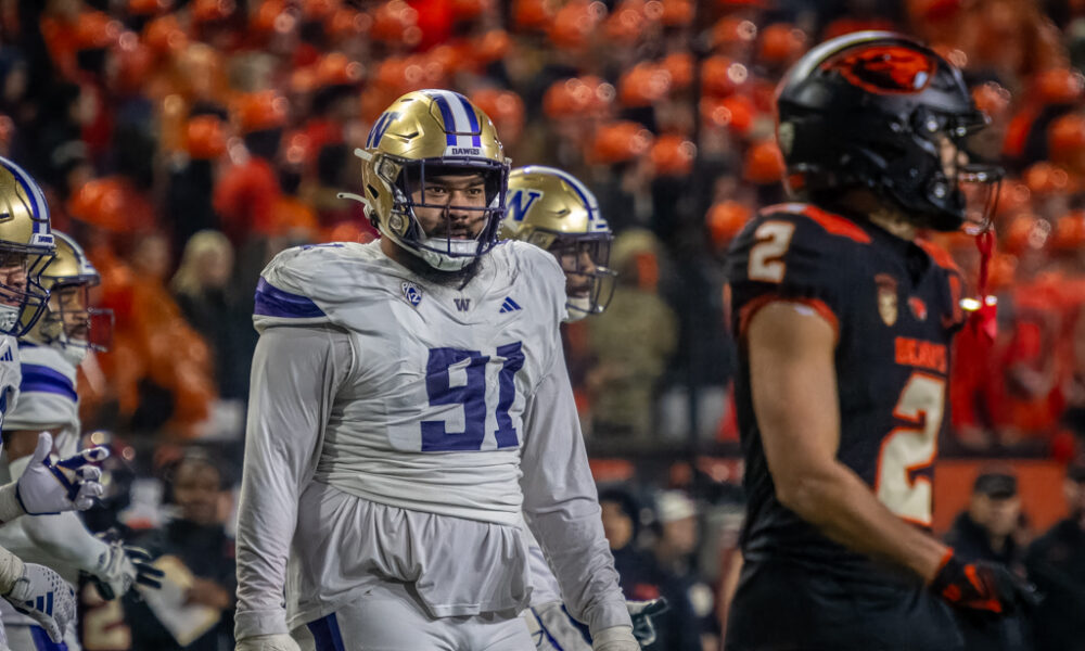Senior Salute: Washington Defensive Lineman Letuligasenoa Fulfilling ...